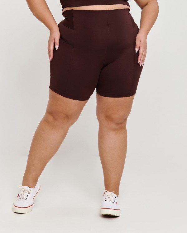 Short Recortes Motion Plus Size Dark Oak - Power Fit